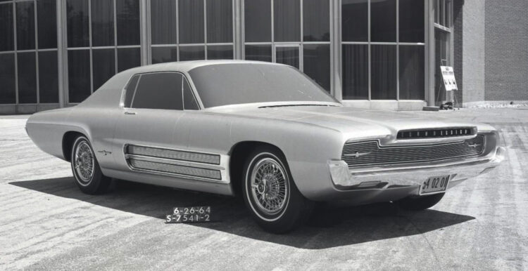 A Design at a Crossroads—1967 Thunderbird – Dean’s Garage