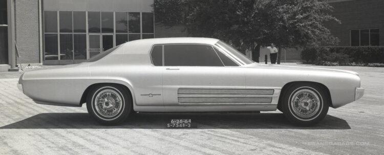 A Design at a Crossroads—1967 Thunderbird – Dean’s Garage