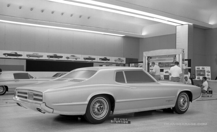 A Design at a Crossroads—1967 Thunderbird – Dean’s Garage