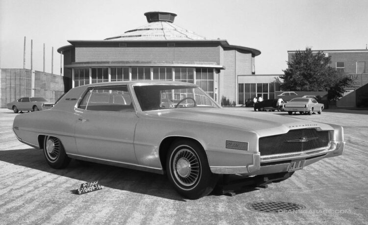 A Design at a Crossroads—1967 Thunderbird – Dean’s Garage